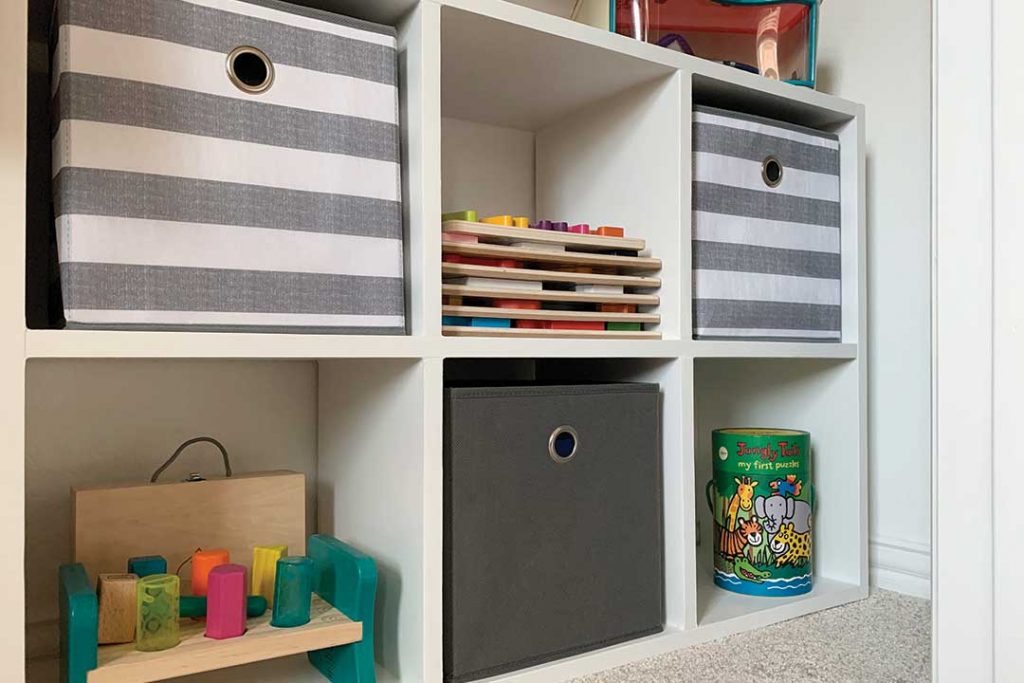 EASY DIY CUBE STORAGE TO ORGANIZE KIDS CLOSETS